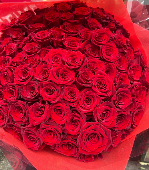 100 Red Roses – A&B flower shop